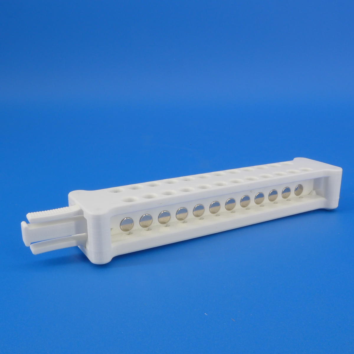 Magnetic rack for DNA, RNA purification; for 100-250 microliter PCR tu ...